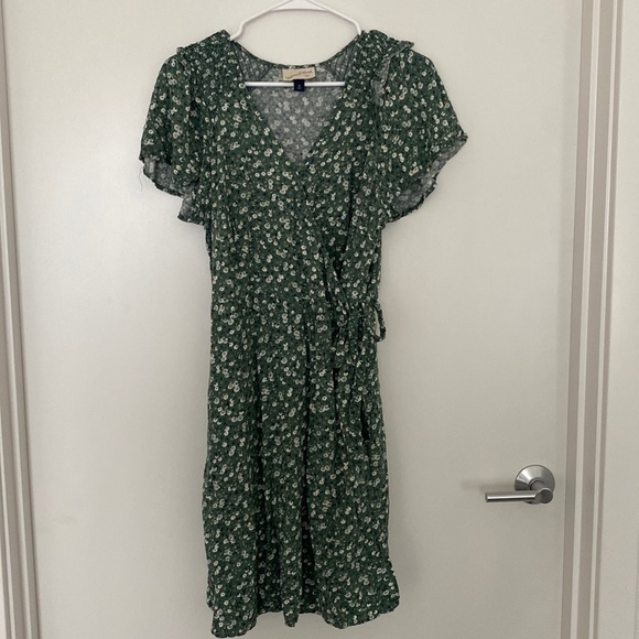 Universal Thread | Dresses | Green Floral Wrap Dress | Poshmark